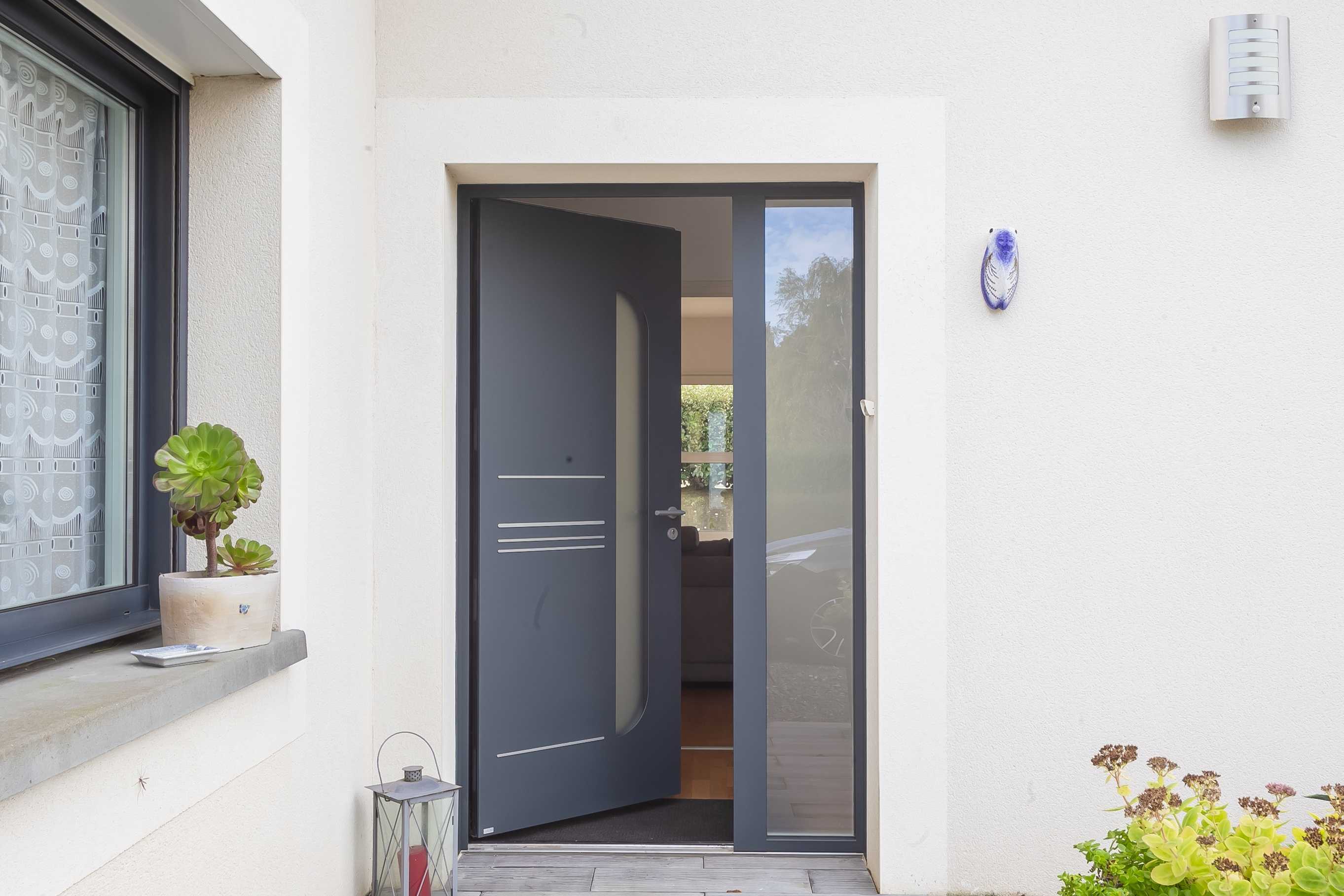 Porte 1 vantail avec châssis latéral fixe - Ploufragan